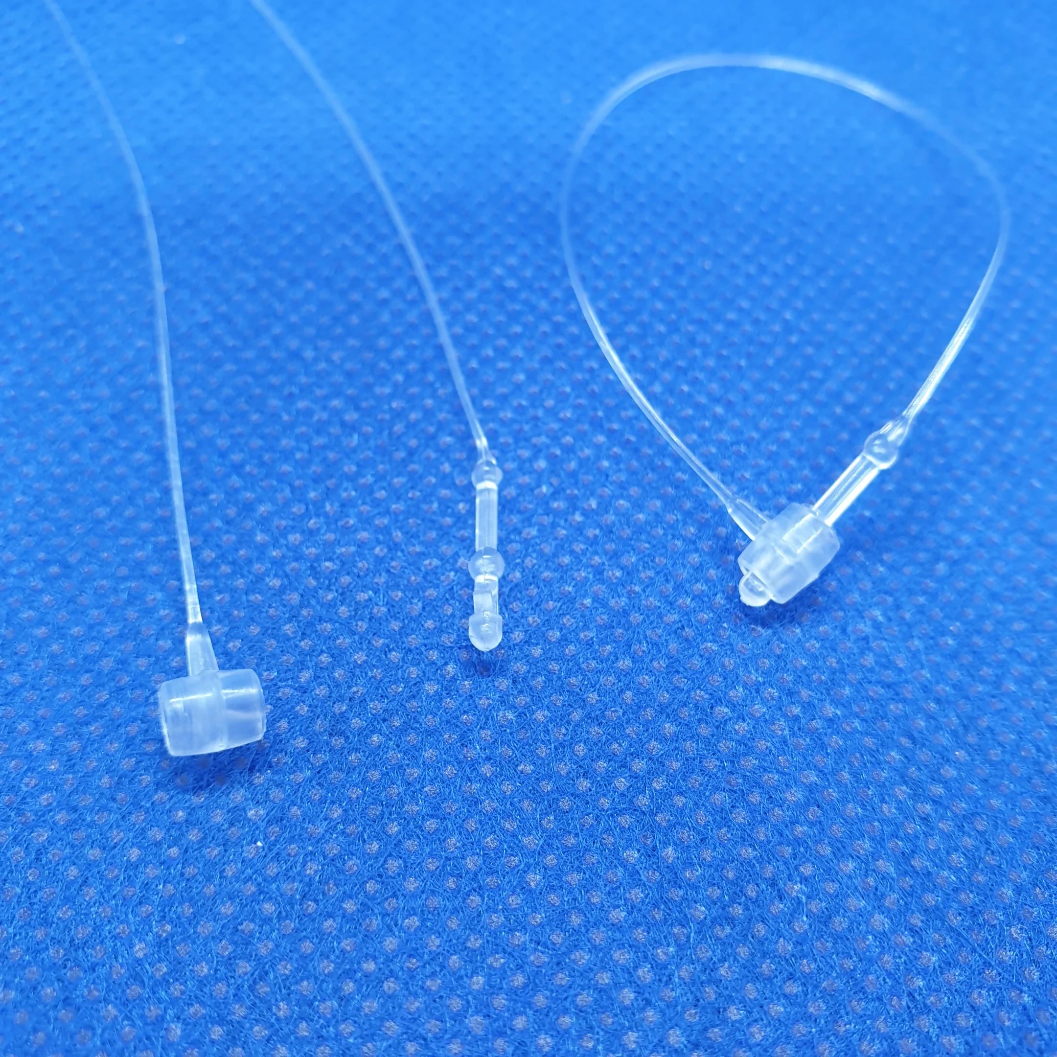 1000 x Pin Loop Plastic Attaching Cords Locking Tags